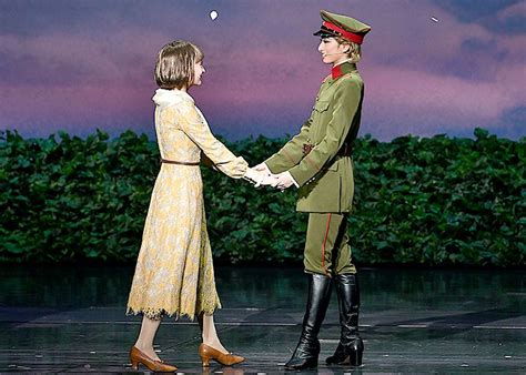 ギャラリー 花組公演 『はいからさんが通る』 宝塚歌劇公式ホームページ はいからさん はいからさんが通る 公演