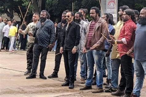 ഗുണ്ടാ നേതാവായി കട്ടക്കലിപ്പിൽ ഫഹദ് ആവേശം സിനിമയിലെ ചിത്രം വൈറൽ Fahad Fassil Picture From