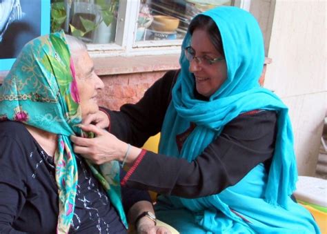 تصاویر بیوگرافی و عکس های شخصی یلدا ابتهاج، دختر هوشنگ ابتهاج