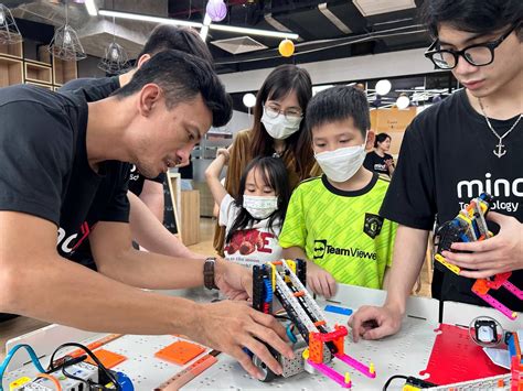 có nên cho con học lập trình robotics tại trường học công nghệ mindx không