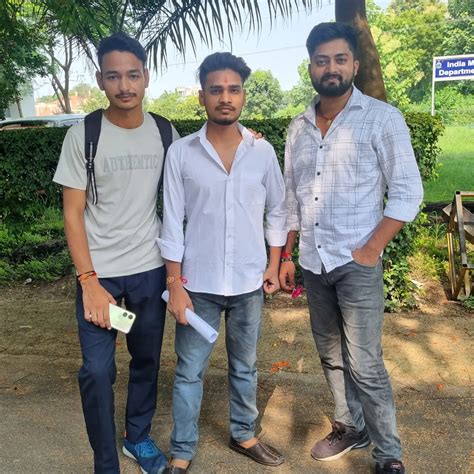 Rajeev Vishwakarma College Friends ♥️ Instagram