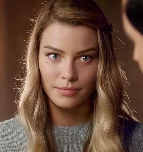 Lauren German 2022