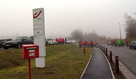 Tertre Les Travailleurs De Polyol En Grève Tele Mb