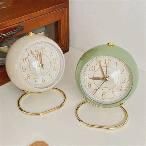 💗러블리템💗 소프트 파스텔 무소음⏰알람시계 빈티지하면서 사랑스러운 탁상시계 4가지 컬러💕 에이블리