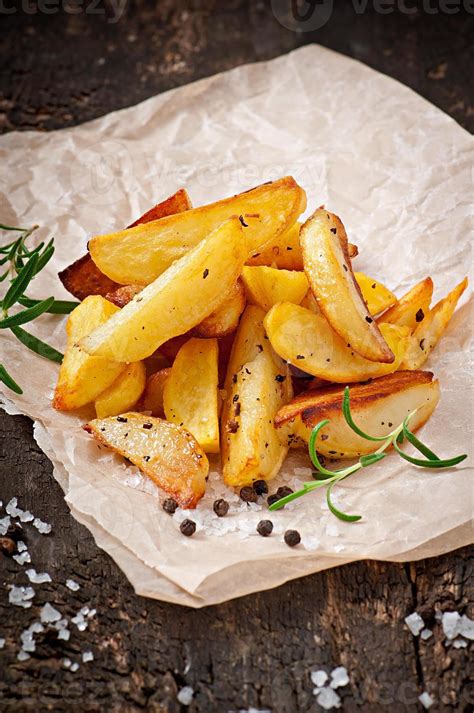 Quartiers De Pommes De Terre Frites 7424833 Photo De Stock Chez Vecteezy