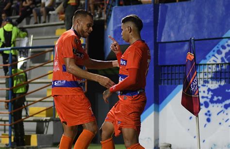 Richard Celis Sigue Encendido Y Puerto Cabello Venció A Portuguesa