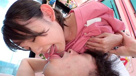 顔出し解禁！！マジックミラー便 マスク美女の歯科衛生士 初めての公開ディープキス編 8人全員sexスペシャル！！ 普段はマスクの下に隠された美顔を初披露！口腔内で舌を激しく絡め合わせる濃厚接吻