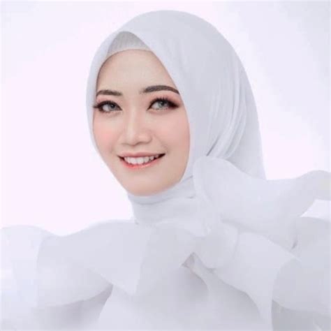 Eka S Euginia Sikom Entrepreneur Grasellid Linkedin