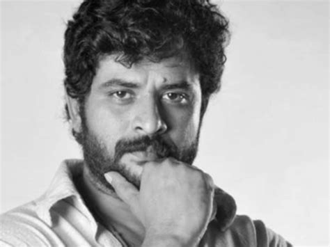 Chatrapathi ఛత్రపతి‌లో ప్రభాస్ ఫ్రెండ్ గుర్తున్నాడా ఆయన భార్య