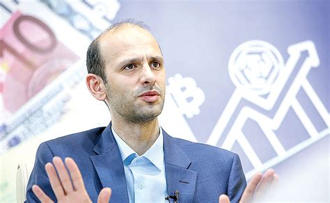 قطب‌نما برای دلار نیما