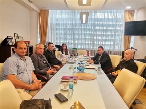 Društvo Geodetskih Inženjera I Geometara Republike Srpske Данас је у просторијама Републичке