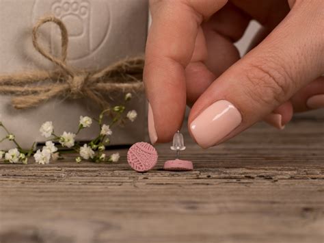 Mini Uhani Čipka Rose Brlogarka Mini Uhani Čipka Rose Brlogarka