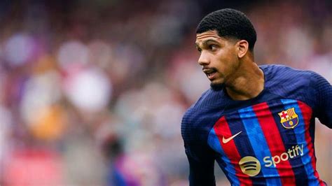 قمة في برشلونة لحسم موقف أروخو من إجراء جراحة بطولات