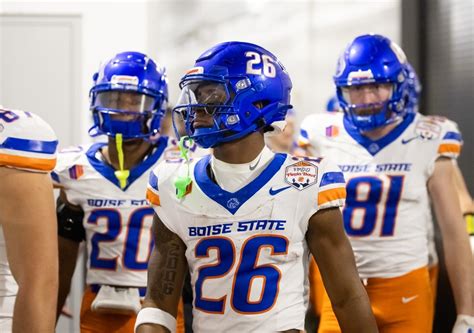 No 25 Boise State To Feature 1 2 Rb Punch At Usf