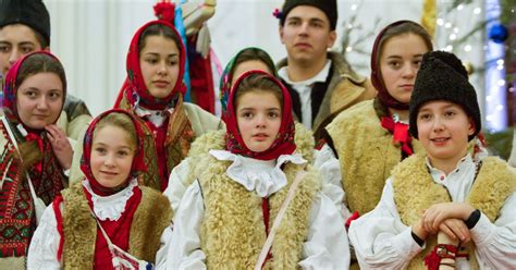 Pe Ce Dată Se Merge Cu Colindul Sorcova Steaua și Plugușorul