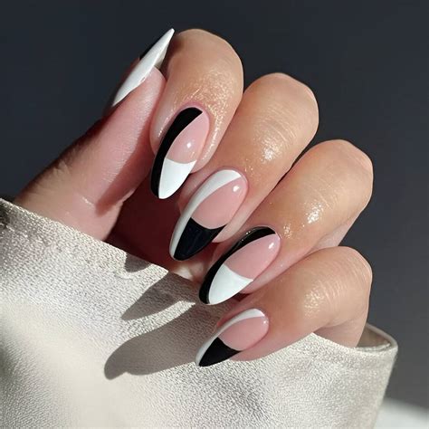 30 Effortlessly Chic Black And White Nail Designs So Easy To Copy