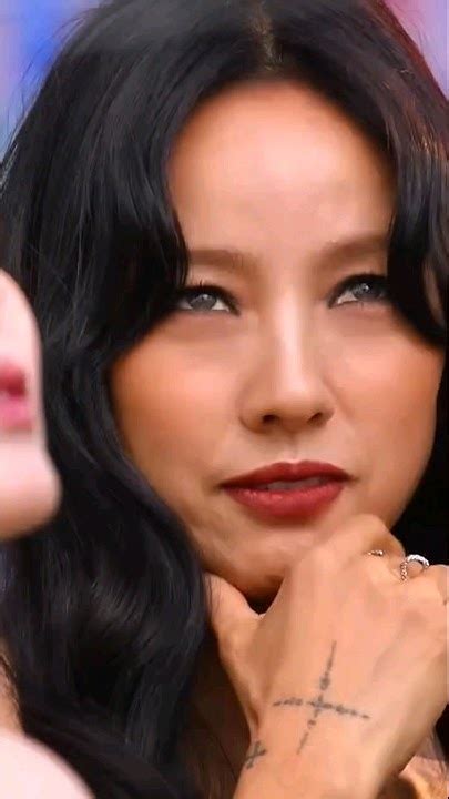 화사한테 사진 찍어달라는 이효리 Youtube