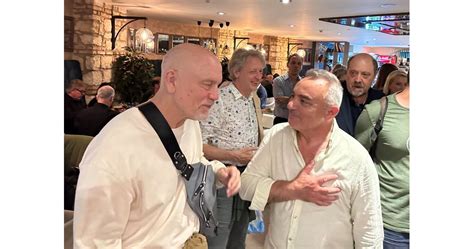 Кръстю Кръстев връчи плакет „Принос в развитие на културата“ на Джон Малкович