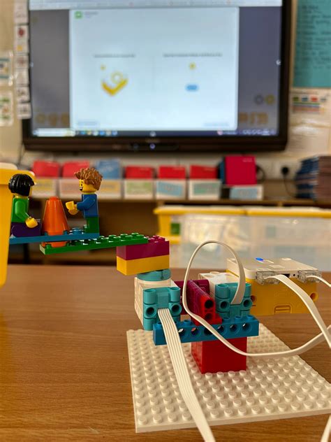 Digital Learning Stem Scoil San Treasa