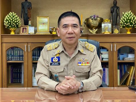 Photo Gallery ผู้ว่าฯ นนทบุรี สั่งปิดตลาด ห้ามมั่วสุมในสถานที่แออัด