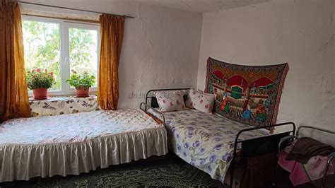 Селска къща с двор Двуетажна къща 130 кв м РЗП 470 кв м двор Къщи Вили Момчилград Кам