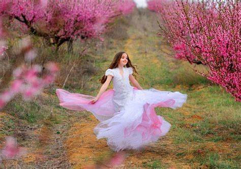 عکس دختران زیبا در فصل بهار و در طبیعت برای پروفایل