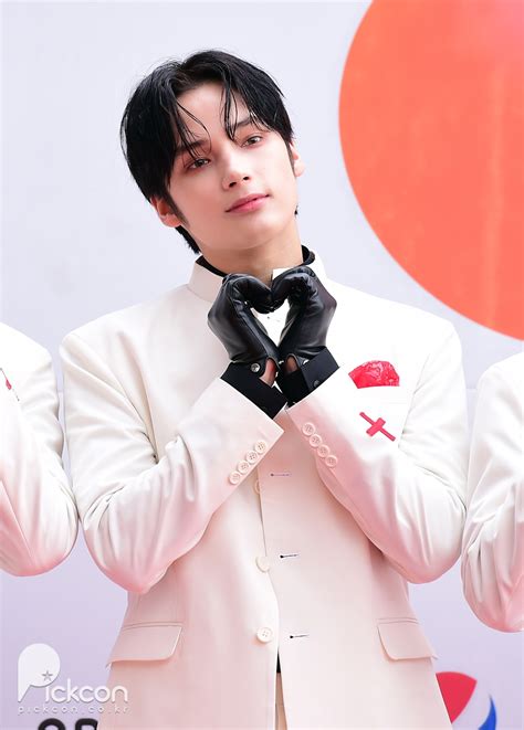 투모로우바이투게더 5人5色 파워 아이돌 포스 포토