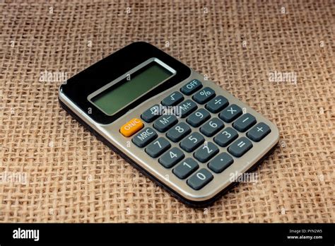 Electronic Calculator Device For Calculations With A Keyboard And