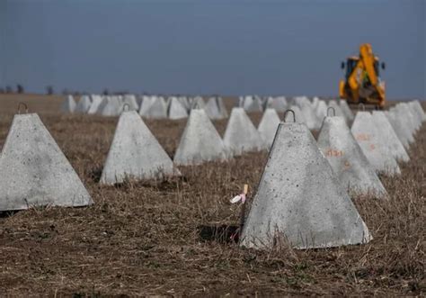 На будівництво фортифікаційних споруд на Херсонщині виділено майже 1 млрд грн Мост