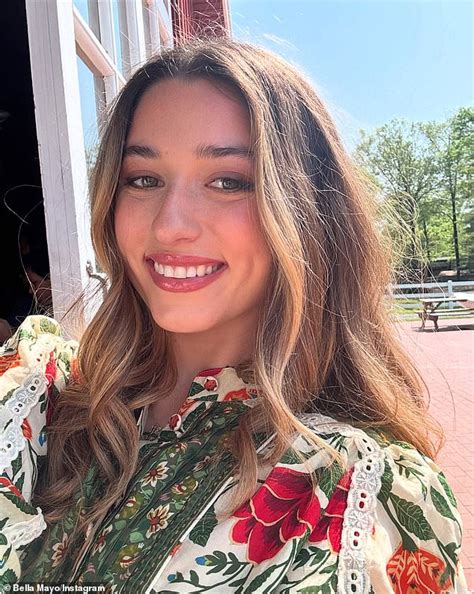 Duck Dynastys Bella Robertson 22 Reveals Her Struggle With