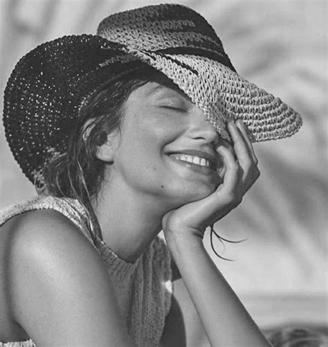 صور بنات ابيض واسود Donne Immagini Cappelli