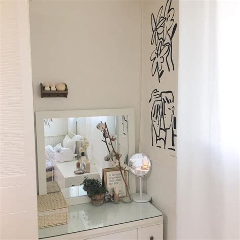 오늘의집 가족과 함께 사는 집에서 4평 내 방 꾸미기 부모님과 함께 사는 집 10평 내 방 더 Facebook