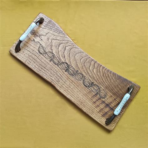 მუხის დაფა ვინტაჟური სახელურებით