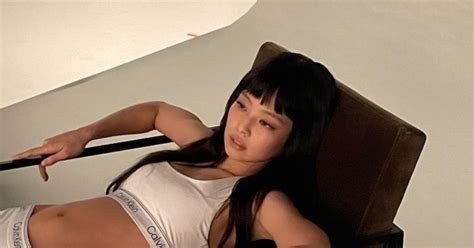 블랙핑크 제니 속옷 화보 촬영 중 나른한 눈빛…심쿵