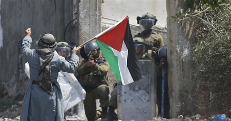 사랑에도 팔레스타인 분리 장벽 세우는 이스라엘