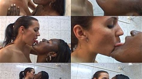 Toothpaste Clip 02 Mfx Spitting