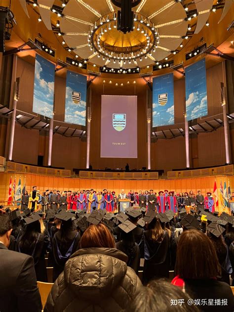 Ubc大学迎来首位00后华语音乐人毕业生蒲祖光，毕业典礼上的学士服照片超帅！ 知乎