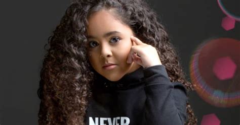 Isa Sophia Diverso Magazine