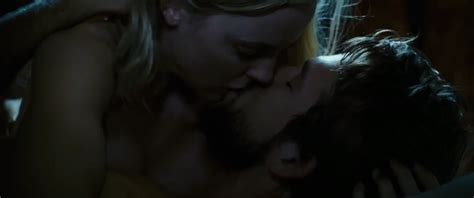 Ryan Reynolds Sex Scene In The Amityville Horror