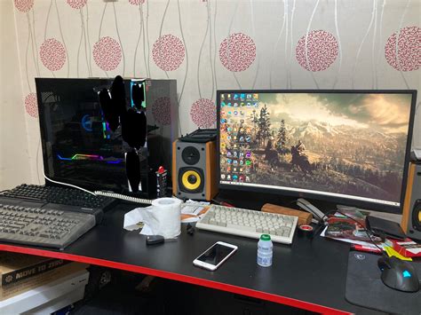 저의 데스크 셋업입니다 데스크셋업 퀘이사존