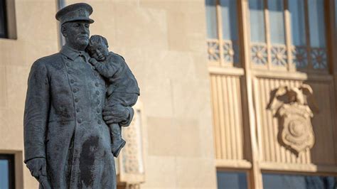 The Kansas Black Kcpd Sergeant Says She Was Put In Chokehold At Work