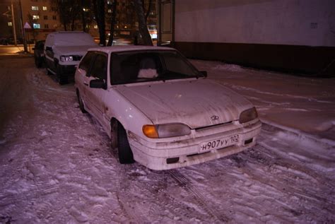 Собрались с друзьями, прокатиться, починить машинки в гараже ...