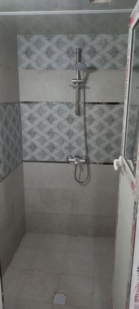 کار بنایی سرامیک کاری سیمان کاری نما دیوارچینی در ورامین