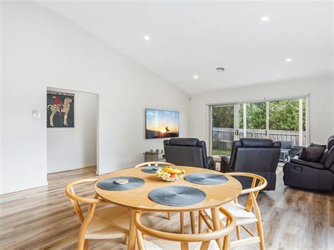 2 Santa Rosa Circuit Rosebud VIC 3939 Domain