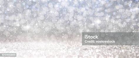 크리스마스 빛 배경입니다 휴일 빛나는 배경 막 별을 깜박이와 Defocused 배경입니다 흐리게 Bokeh입니다 0명에 대한 스톡 사진 및 기타 이미지 Istock