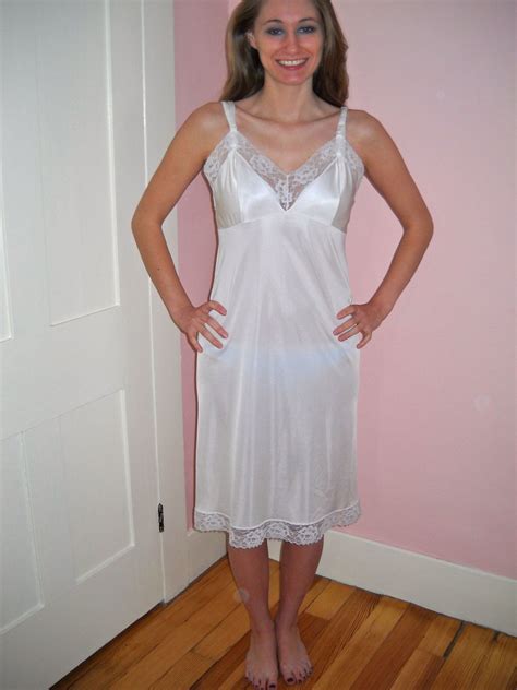 Vintage 1960s Lingerie Quality Komar Size 36 Full Slip W Satin