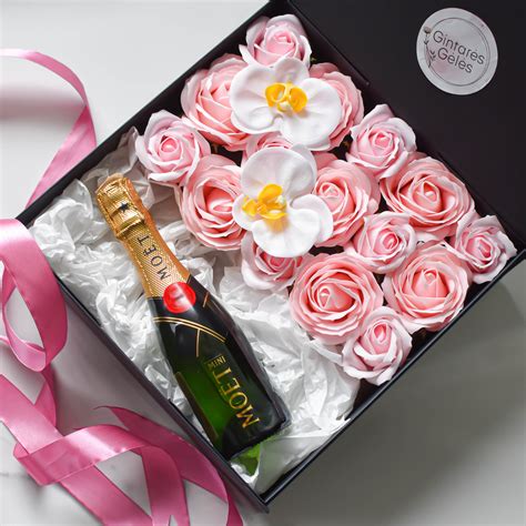 Dovanų Rinkinys „romantiška Prabanga“ Gintarės Gėlės