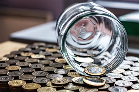 Власти предложили запретить взыскание долгов с жителей новых территорий — Frank Media