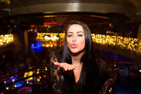 Marnie Simpson Flashes Legs And Bum As She Snogs Mystery Man In Nightclub The Mirror