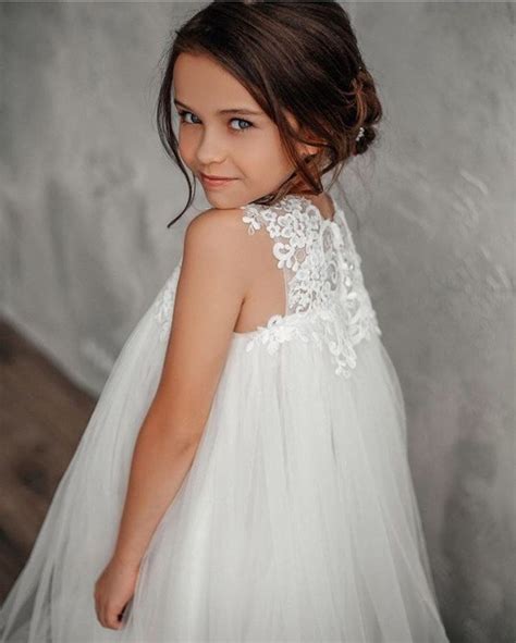 Pin By ცირა აბუსერიძე On საბავშვო დედოფლის კაბები Flower Girl Dress Lace Flower Girl Dresses